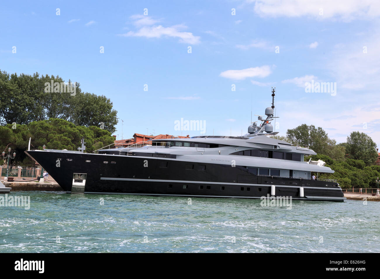 Yacht sea force one Banque de photographies et d’images à haute ...