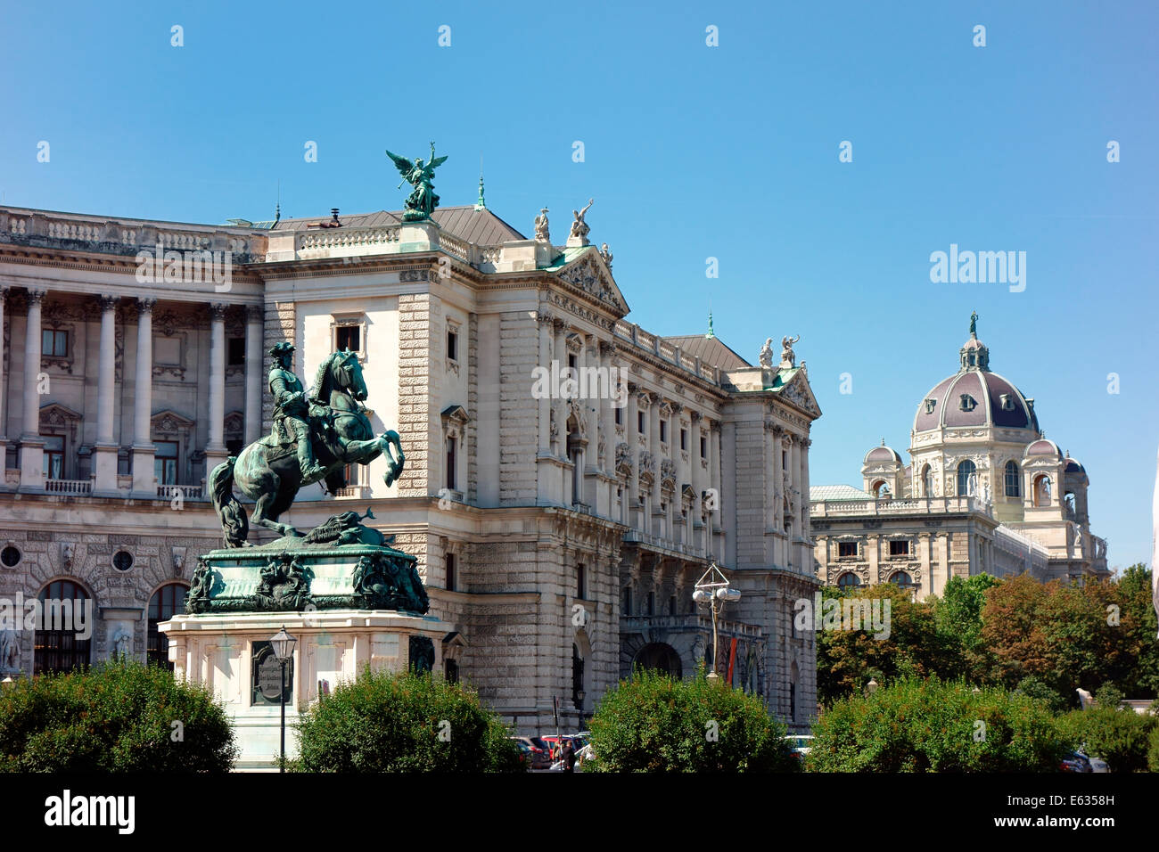 Statue de vienne ciel bleu Banque de photographies et d’images à haute ...