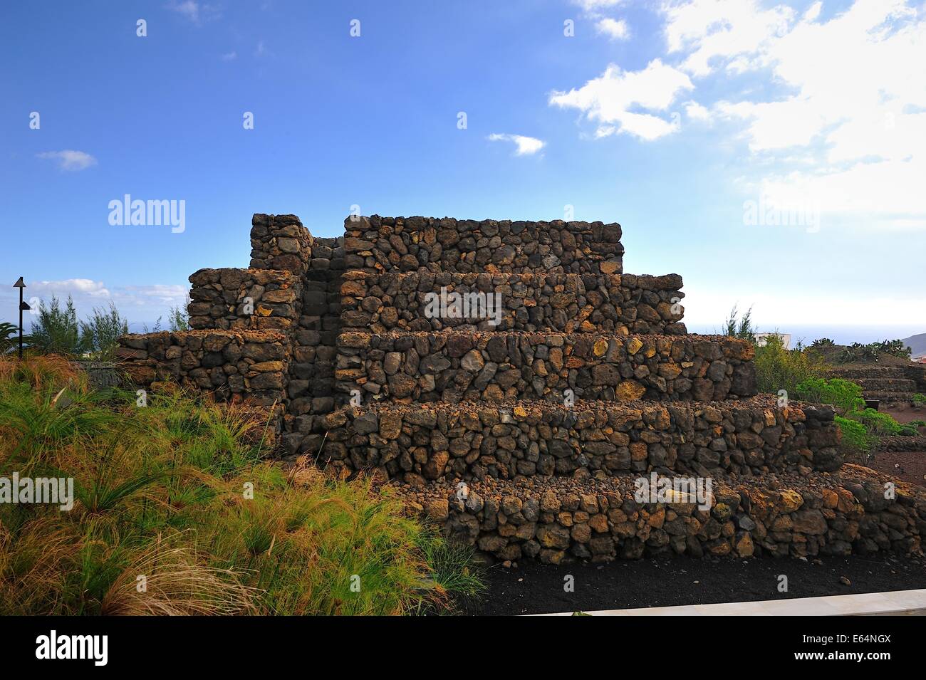 Pyramids of guimar Banque de photographies et d’images à haute ...