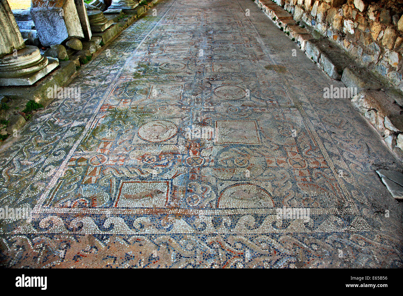 Mosaïques à l'impressionnant site archéologique de l'Antique Amphipolis ...