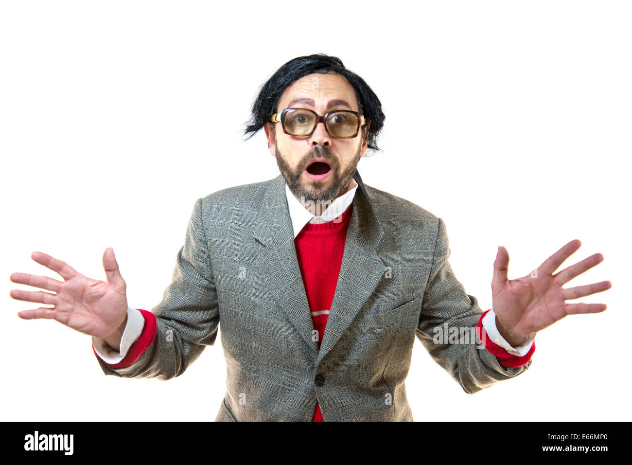 Un bon à rien l'homme, étonné, à l'ancienne, regardant la caméra, isolé ...