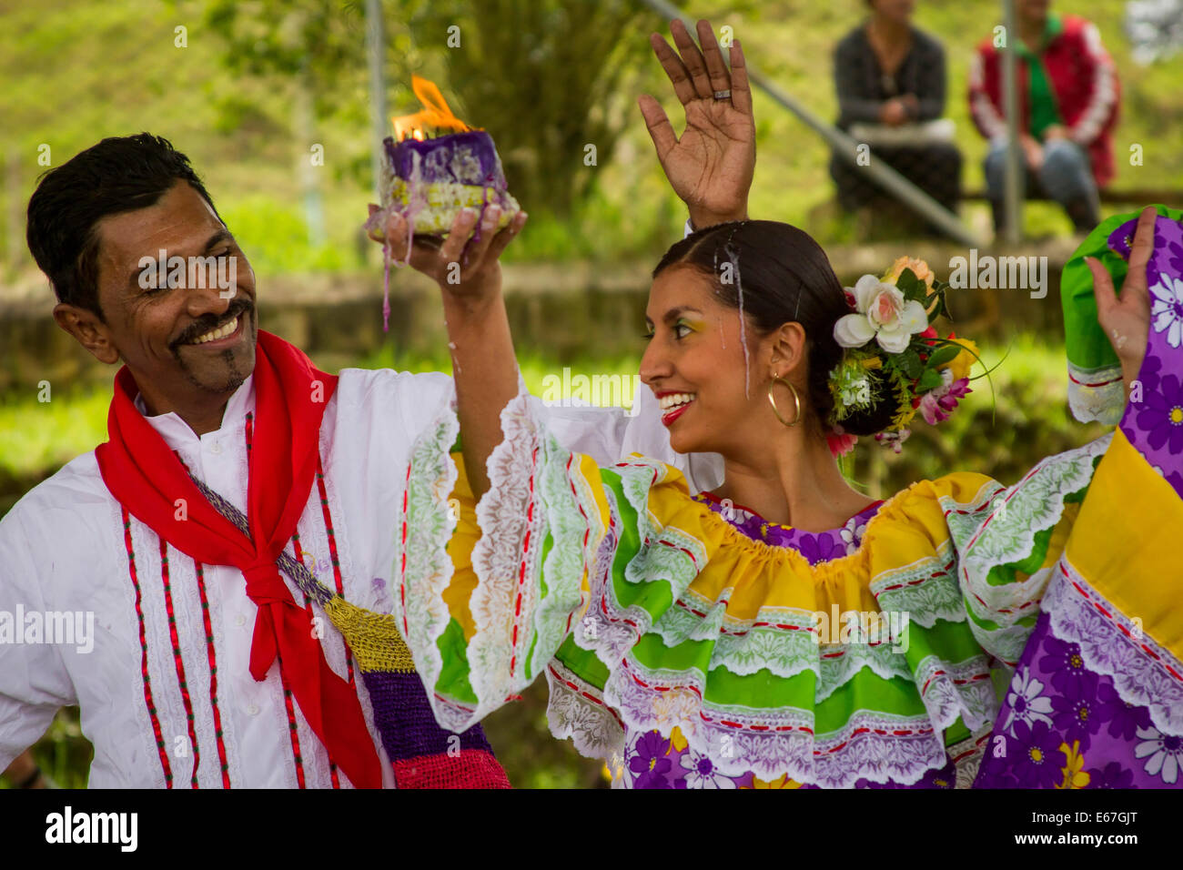 Couple danse cumbia Banque de photographies et d’images à haute ...