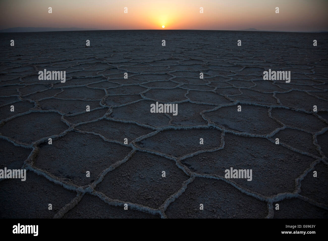 Dasht e kavir salt desert iran Banque de photographies et d’images à ...