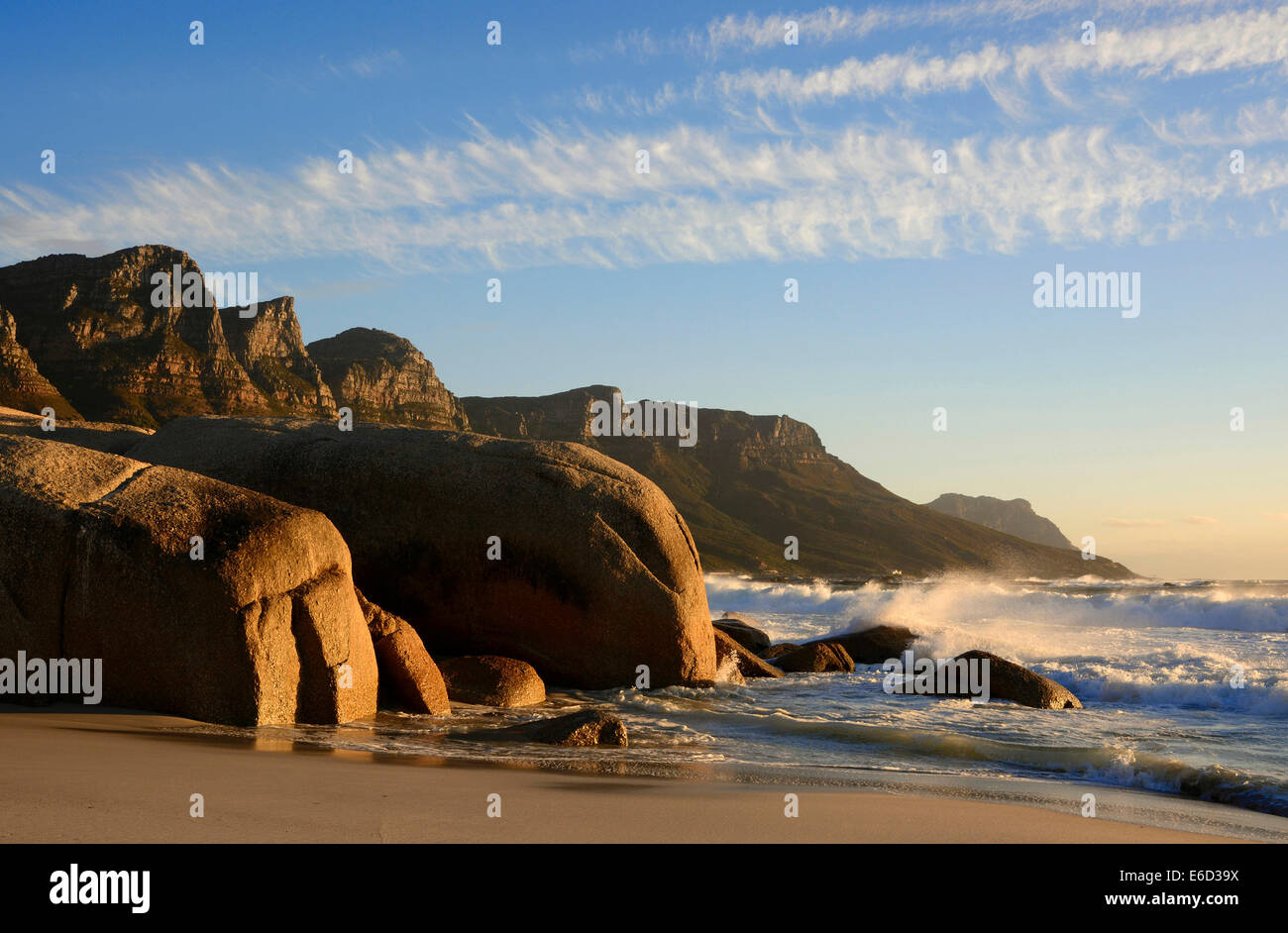 Camps baie cape town plage Banque de photographies et d’images à haute ...