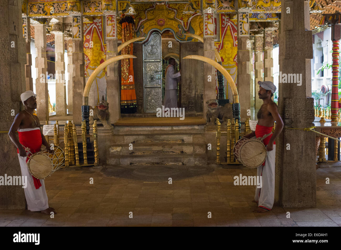 Les gardiens du temple de tambour dans le Hevisi Mandapaya batteurs ...
