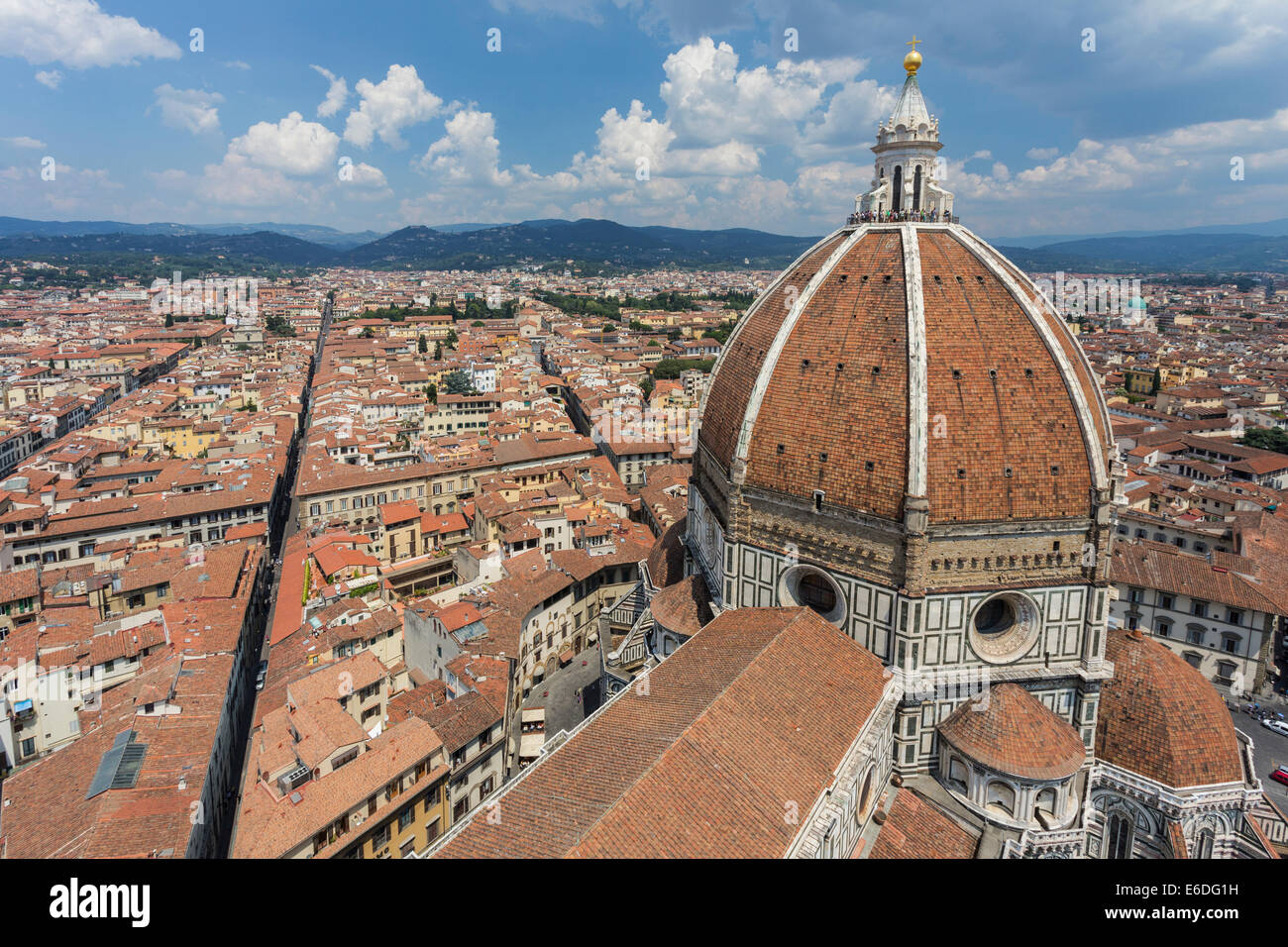 La coupole de Brunelleschi et le toit de la Basilique de Santa Maria ...