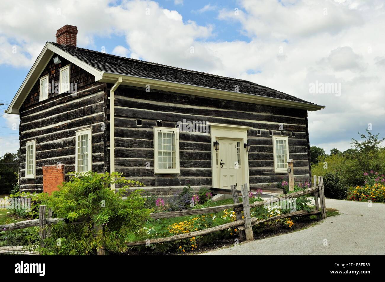 Maison en rondins de bois Banque de photographies et d’images à haute ...