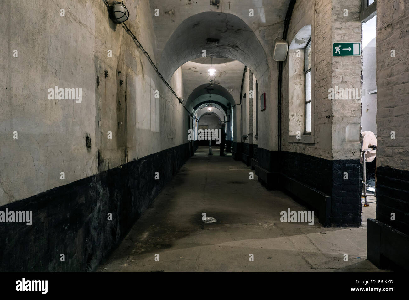 Passage dans le Fort de Loncin, un des 12 forts construits dans le ...