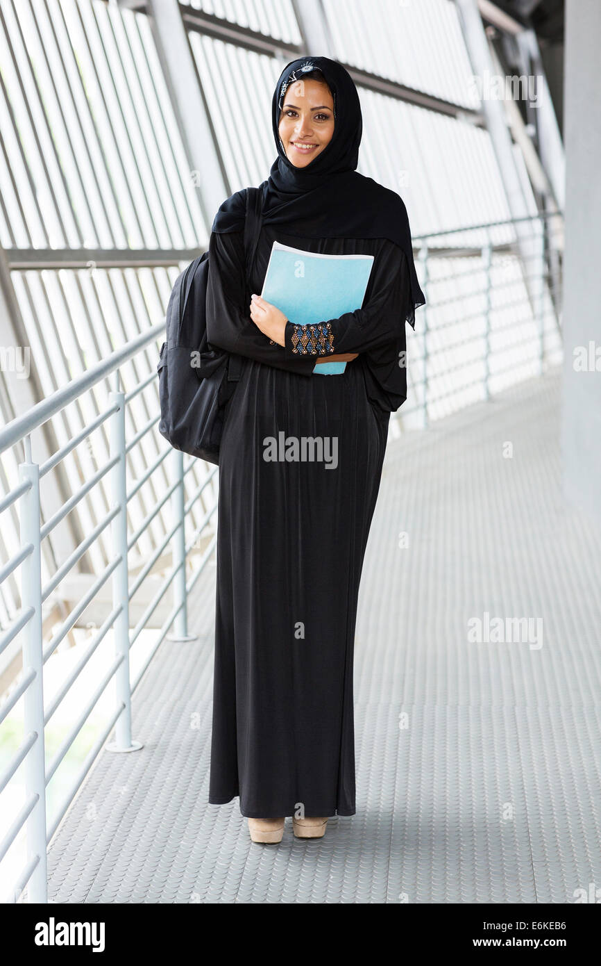 Female muslim Banque de photographies et d’images à haute résolution ...