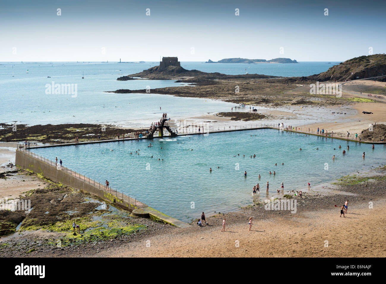 Pool saint malo beach Banque de photographies et d’images à haute ...