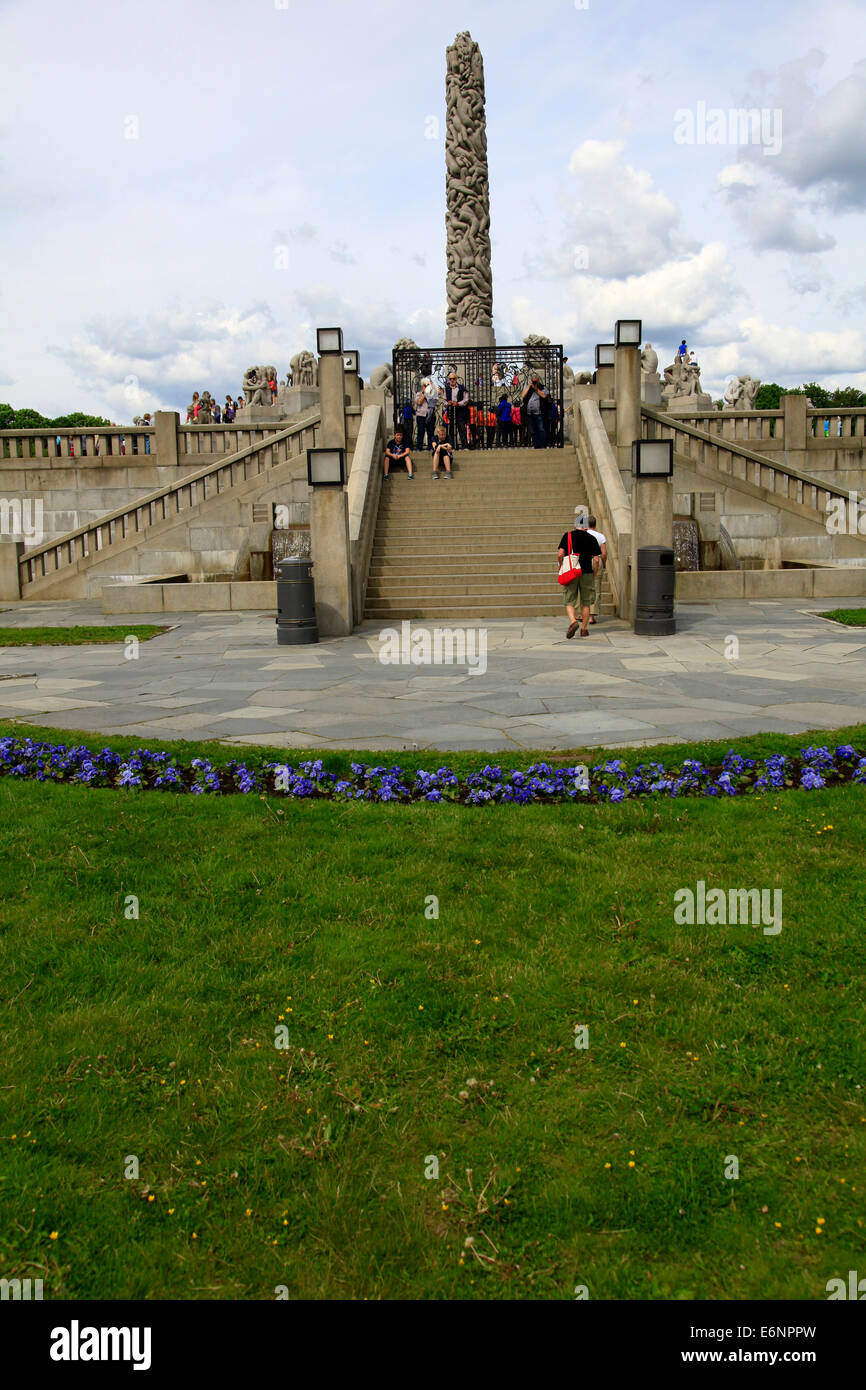 Au centre de la Parc Vigeland à Oslo est un énorme complexe avec un 17 ...