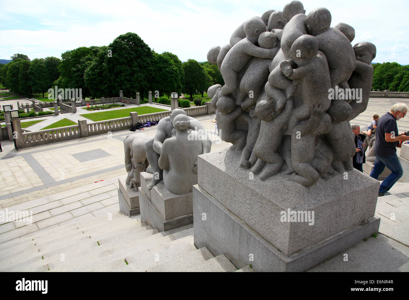 Au centre de la Parc Vigeland à Oslo est un énorme complexe avec un 17 ...