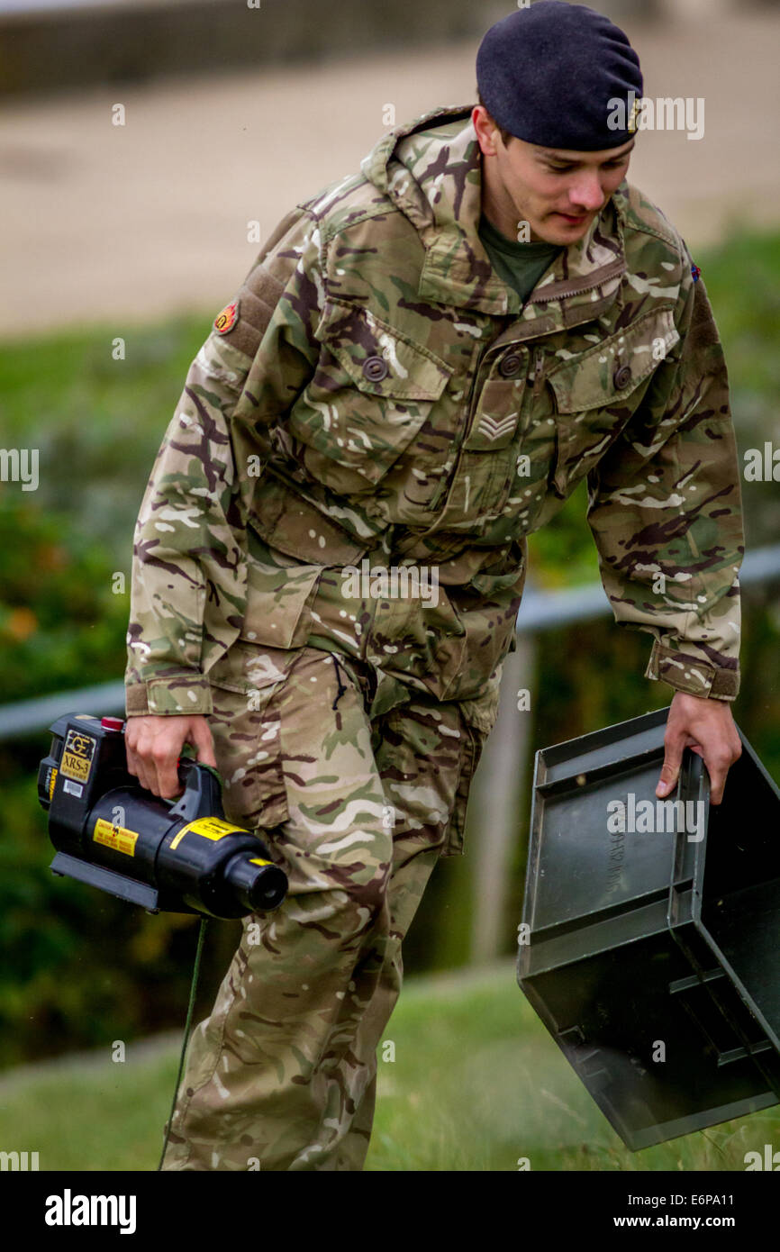 Corps royal de neutralisation des bombes de logistique Technicien de ...