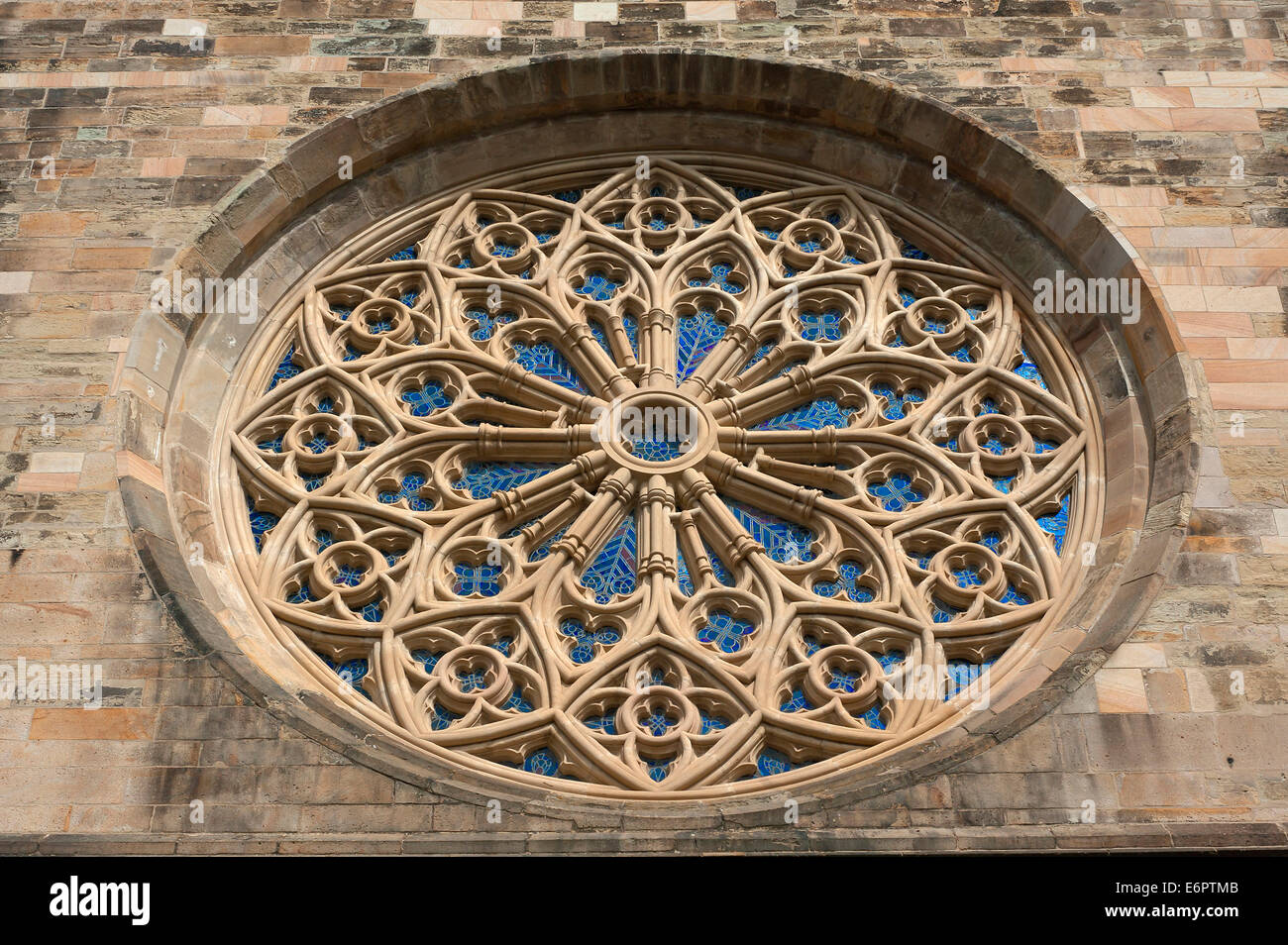 Rosace gothique de l'église paroissiale de St Jean, 14e siècle ...