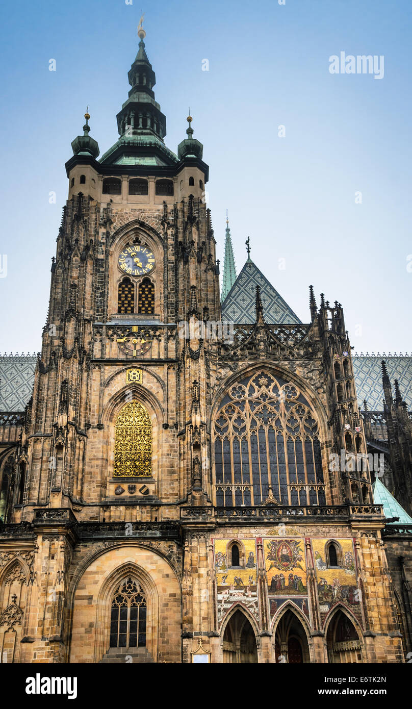 St Cathédrale Saint-Guy au Château de Prague, République tchèque. La ...