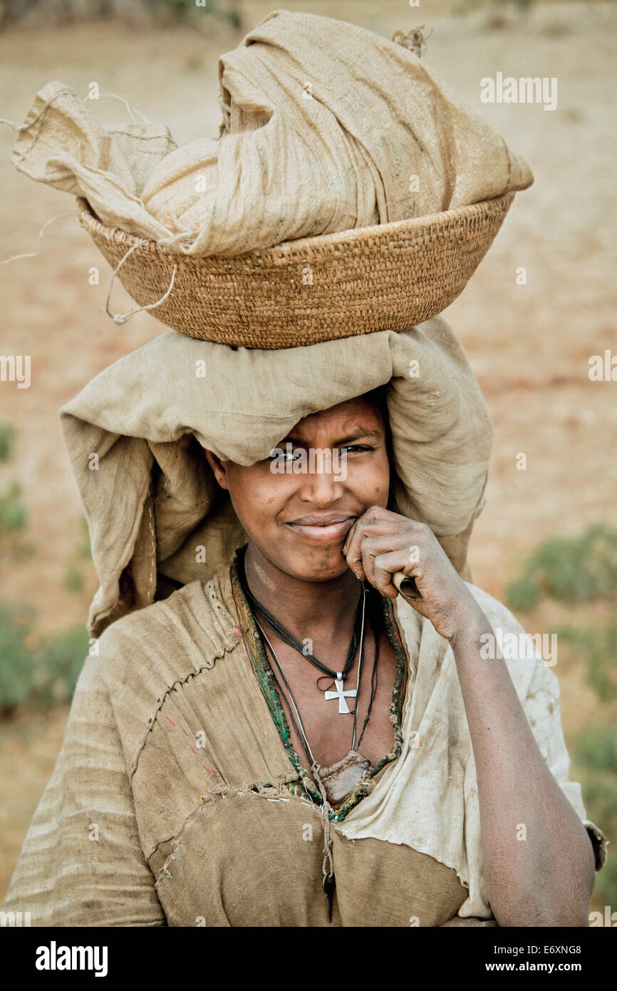 Panier sur la tête Banque de photographies et d’images à haute ...