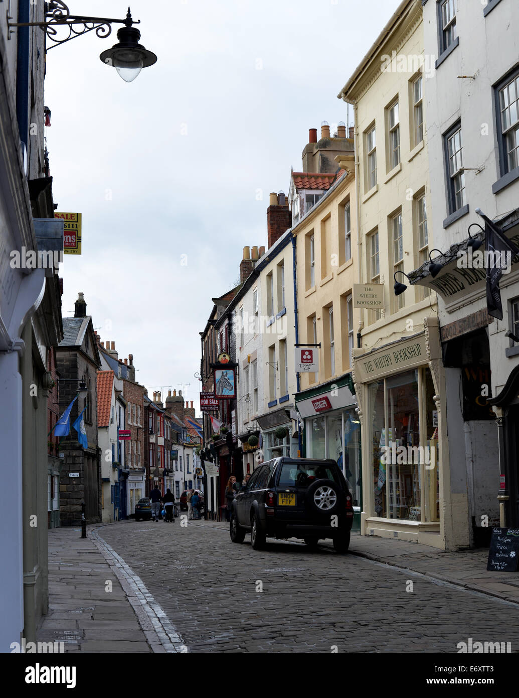 Whitby shops Banque de photographies et d’images à haute résolution - Alamy