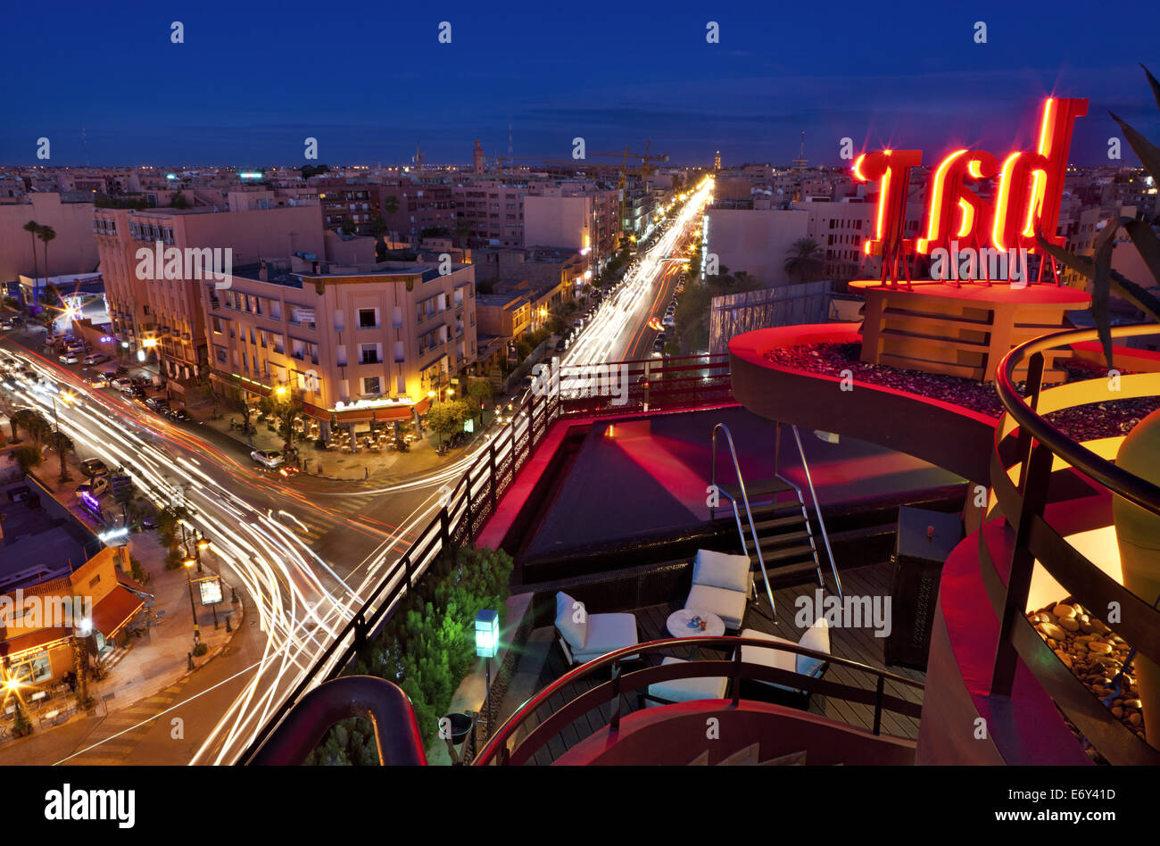 Bar sur le toit de l'hôtel Renaissance, Gueliz (la ville nouvelle ...