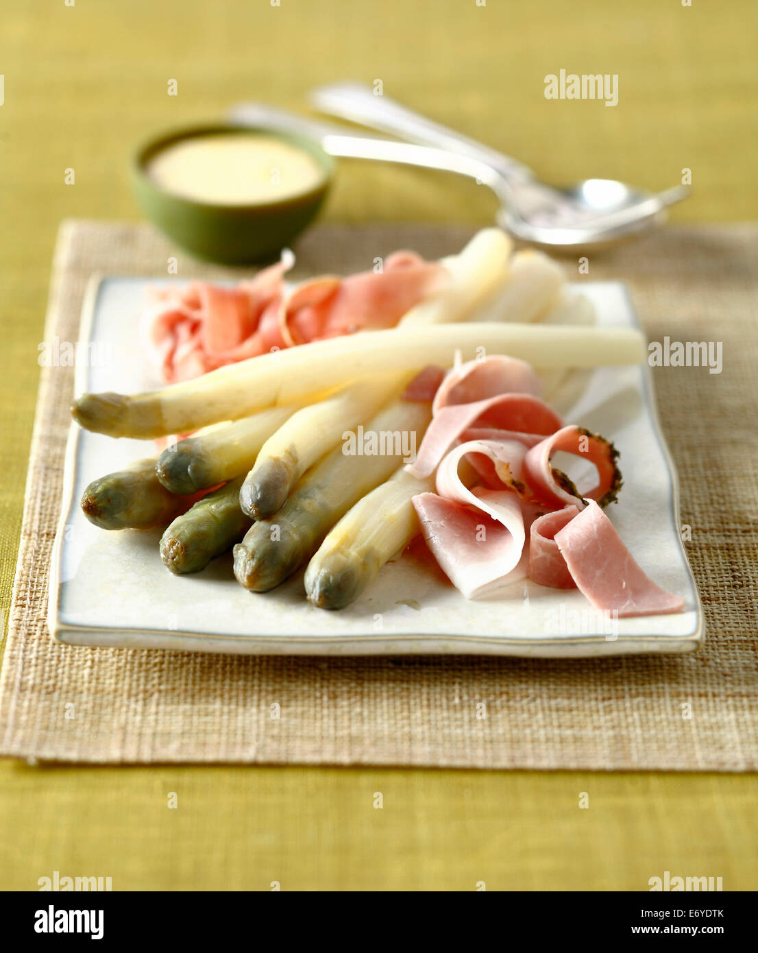 Asperges au jambon cru et bouilli Banque de photographies et d’images à ...