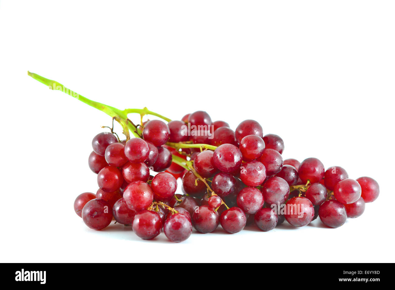 Bouquet de raisin rouge Banque d'images détourées - Alamy