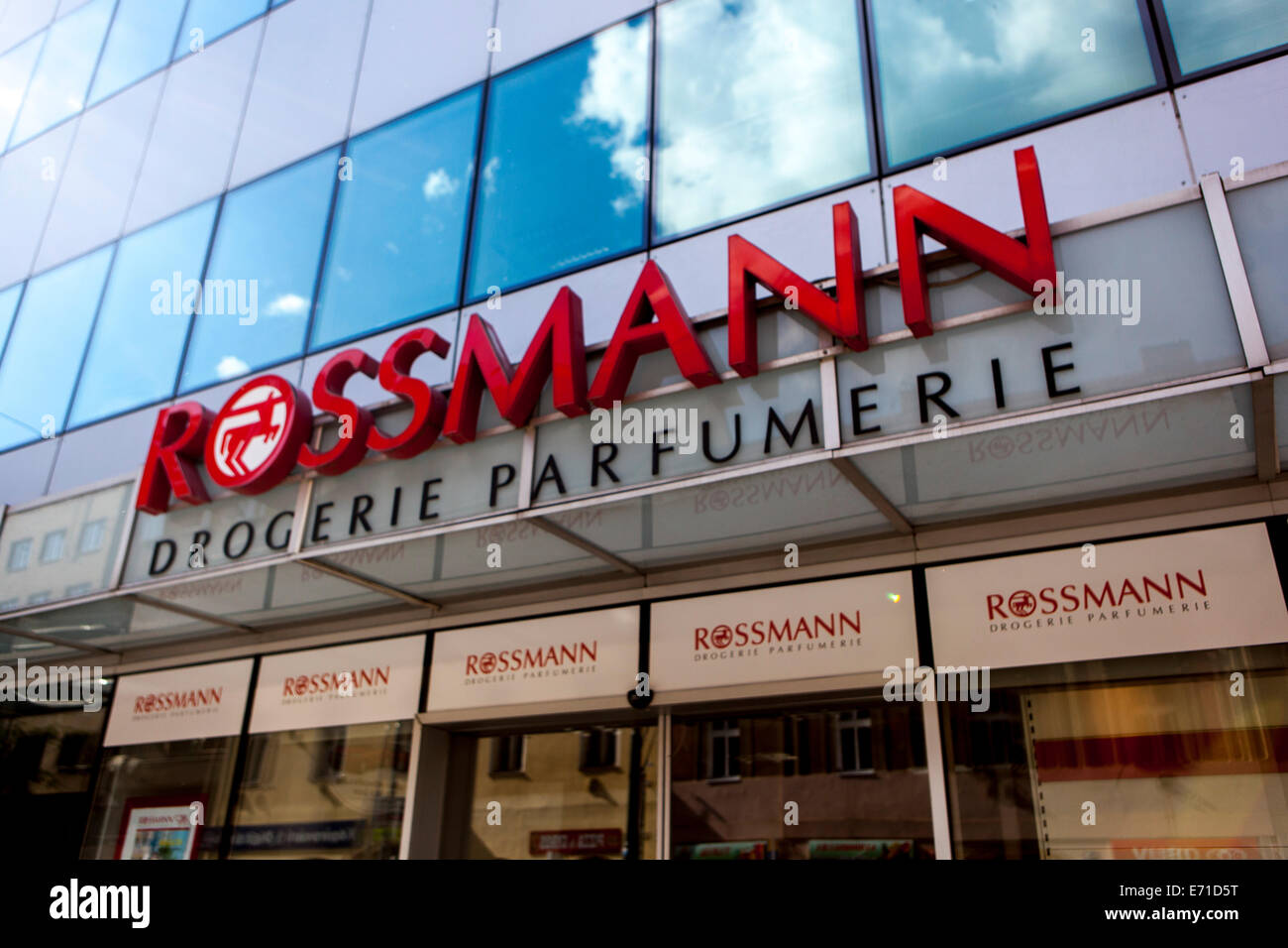 Logo rossmann Banque de photographies et d’images à haute résolution ...