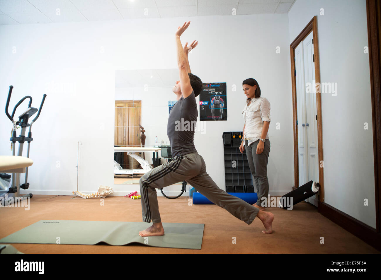 Pilates physique Banque de photographies et d’images à haute résolution ...