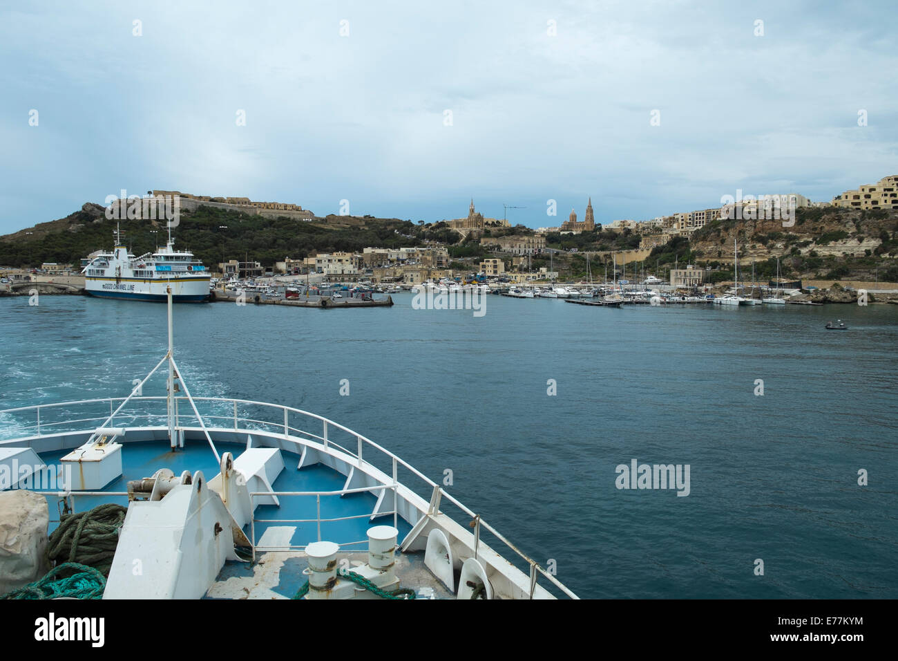 Malta gozo ferry Banque de photographies et d’images à haute résolution ...