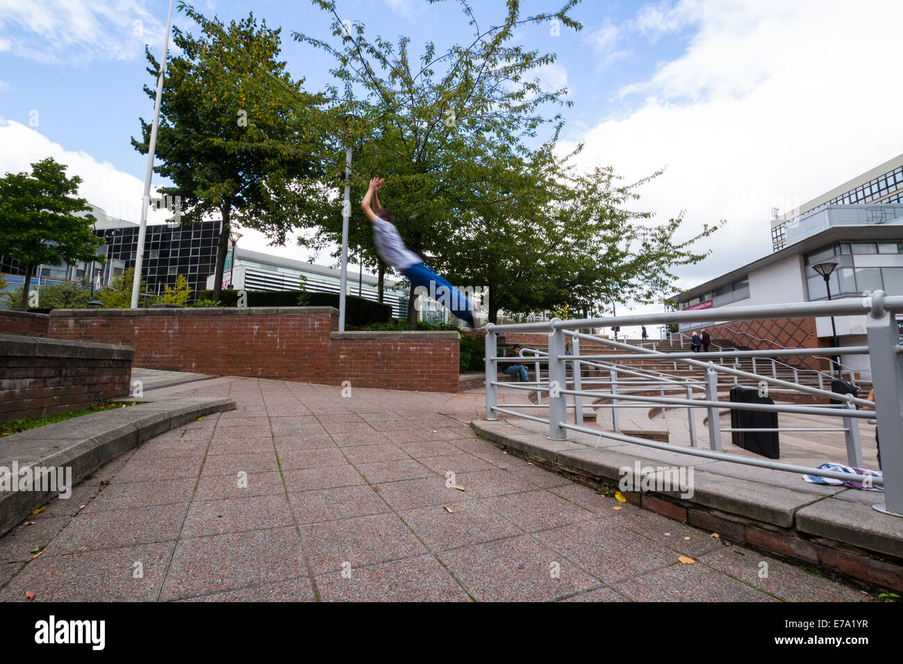 Saut en parkour Banque de photographies et d’images à haute résolution ...