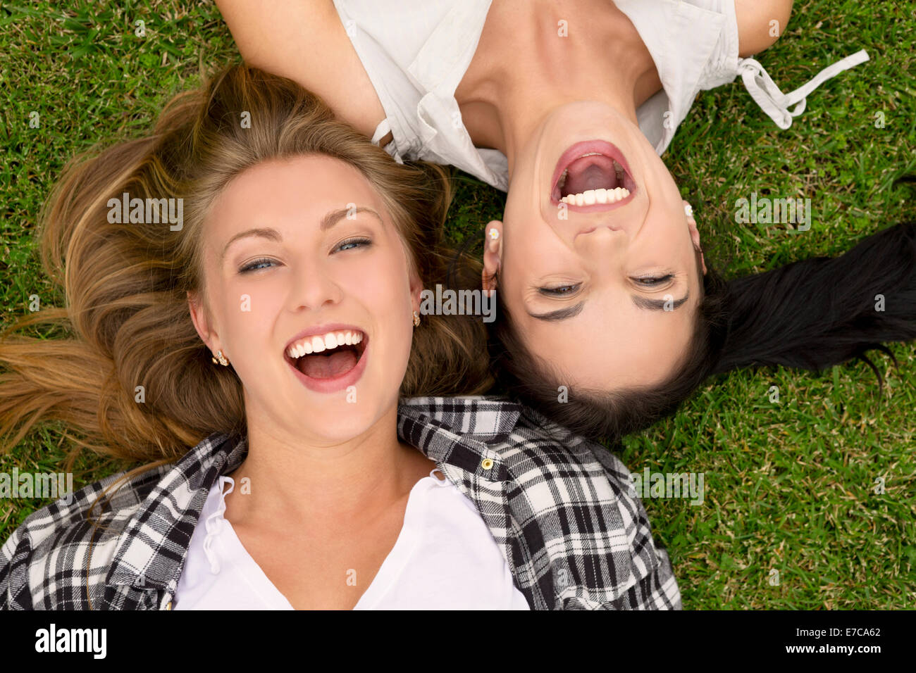 Visage rire amis Banque d'image et photos - Alamy