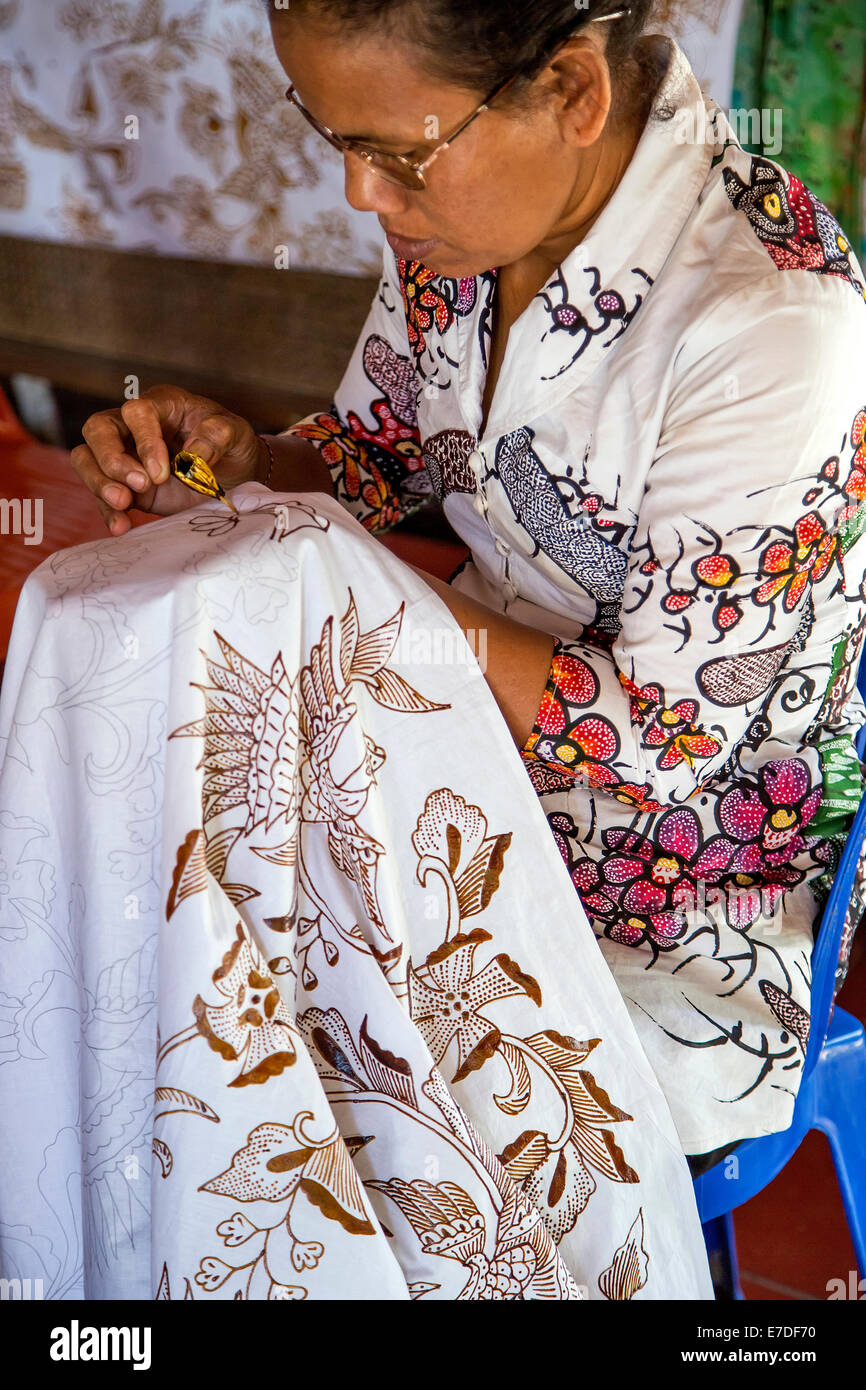 Manufacturing batik batik Banque de photographies et d’images à haute ...