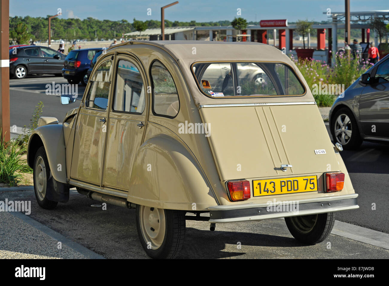 Citroen 2cv grill Banque de photographies et d’images à haute ...