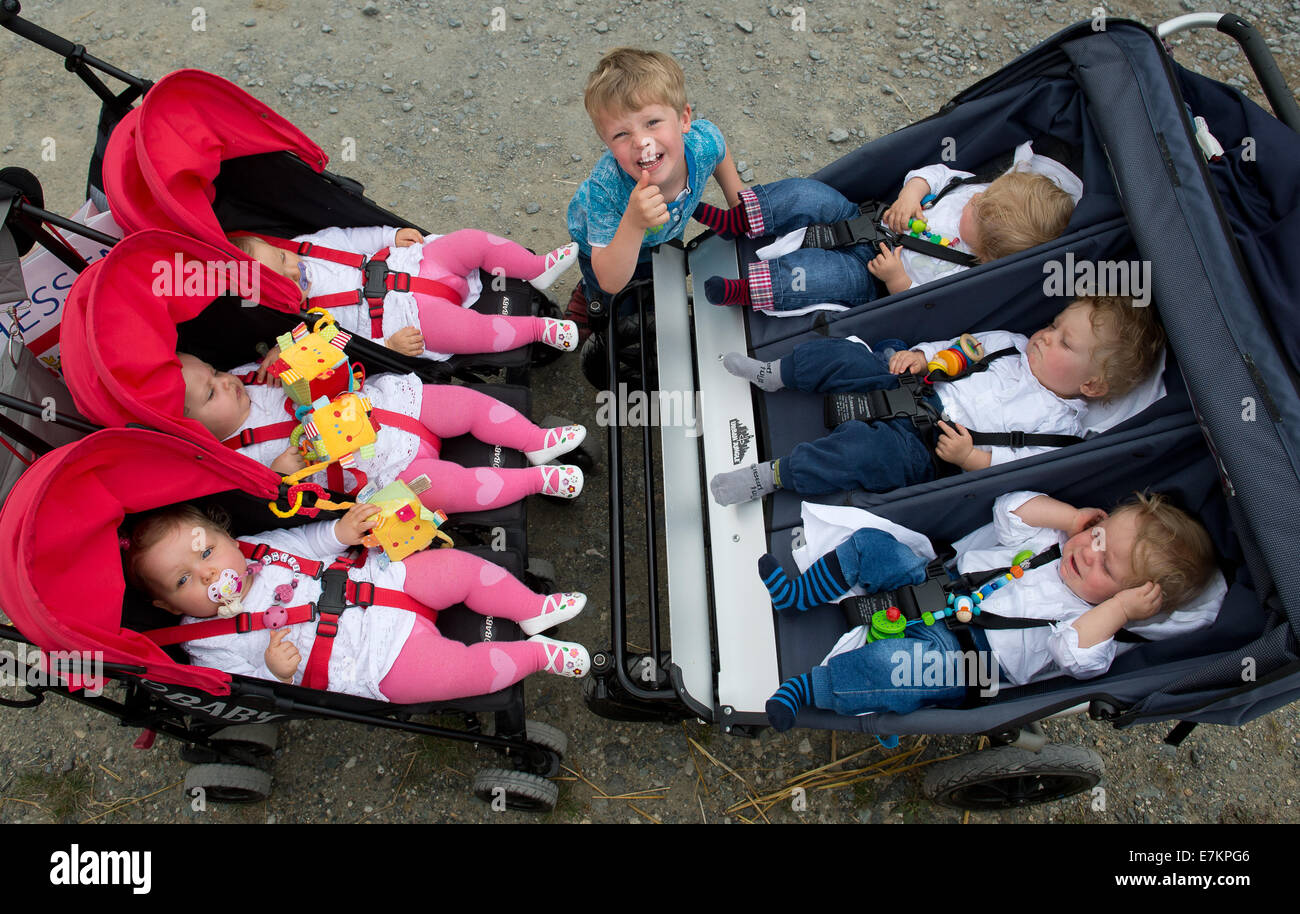 Usingen, Allemagne. Sep 20, 2014. Triplets 'Double' - les filles en ...