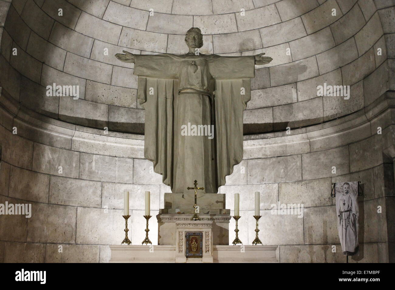 Crypt montmartre paris Banque de photographies et d’images à haute ...