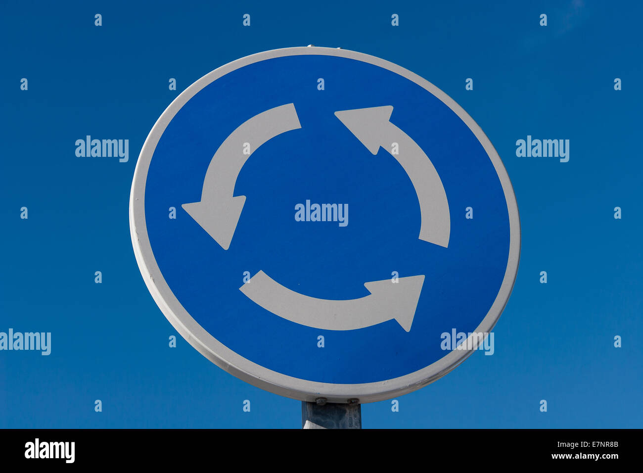 Panneau de signalisation rond point Banque de photographies et d’images ...