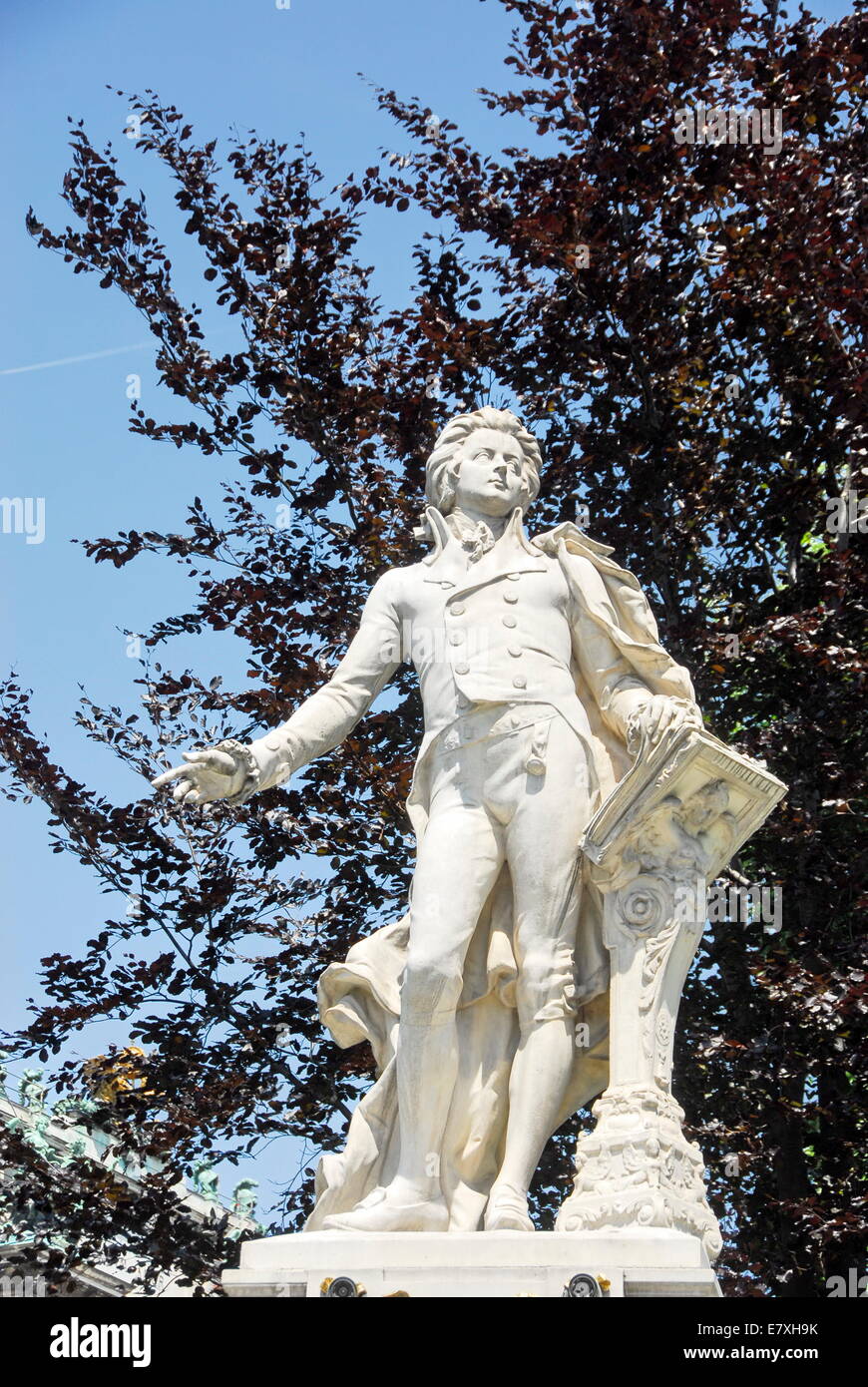 Statue opera house vienna Banque de photographies et d’images à haute ...