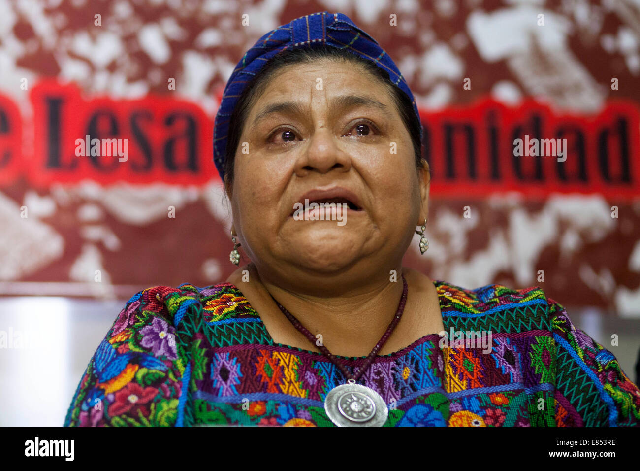 Indigenous rigoberta menchu Banque de photographies et d’images à haute ...