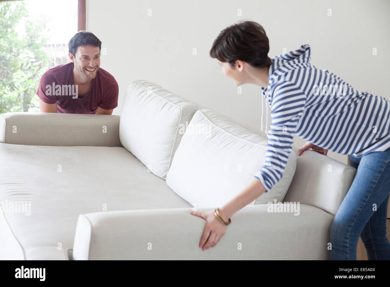 Moving house Banque de photographies et d’images à haute résolution - Alamy
