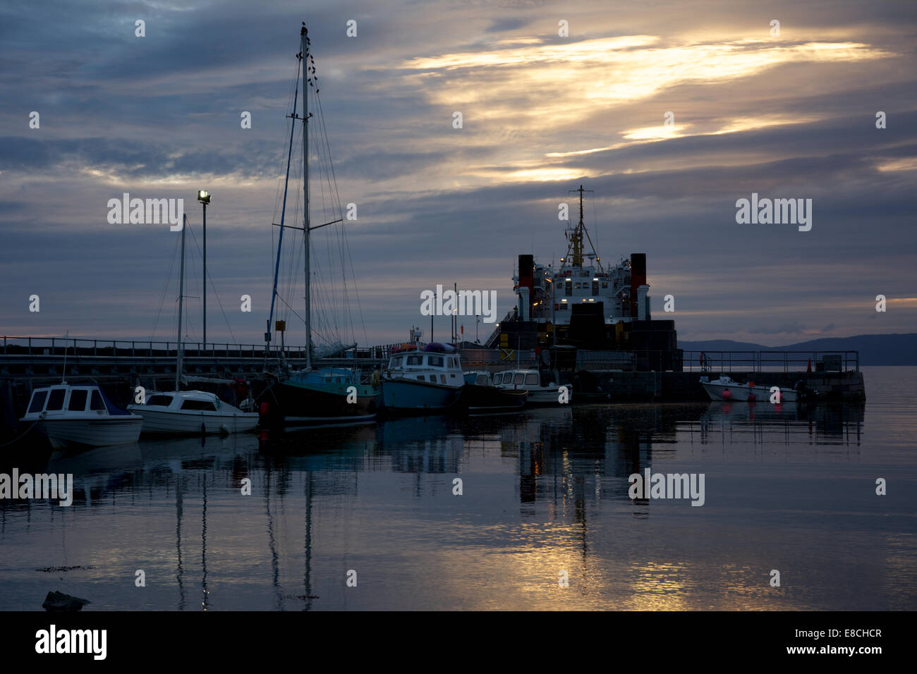 Colonsay ferry Banque de photographies et d’images à haute résolution ...