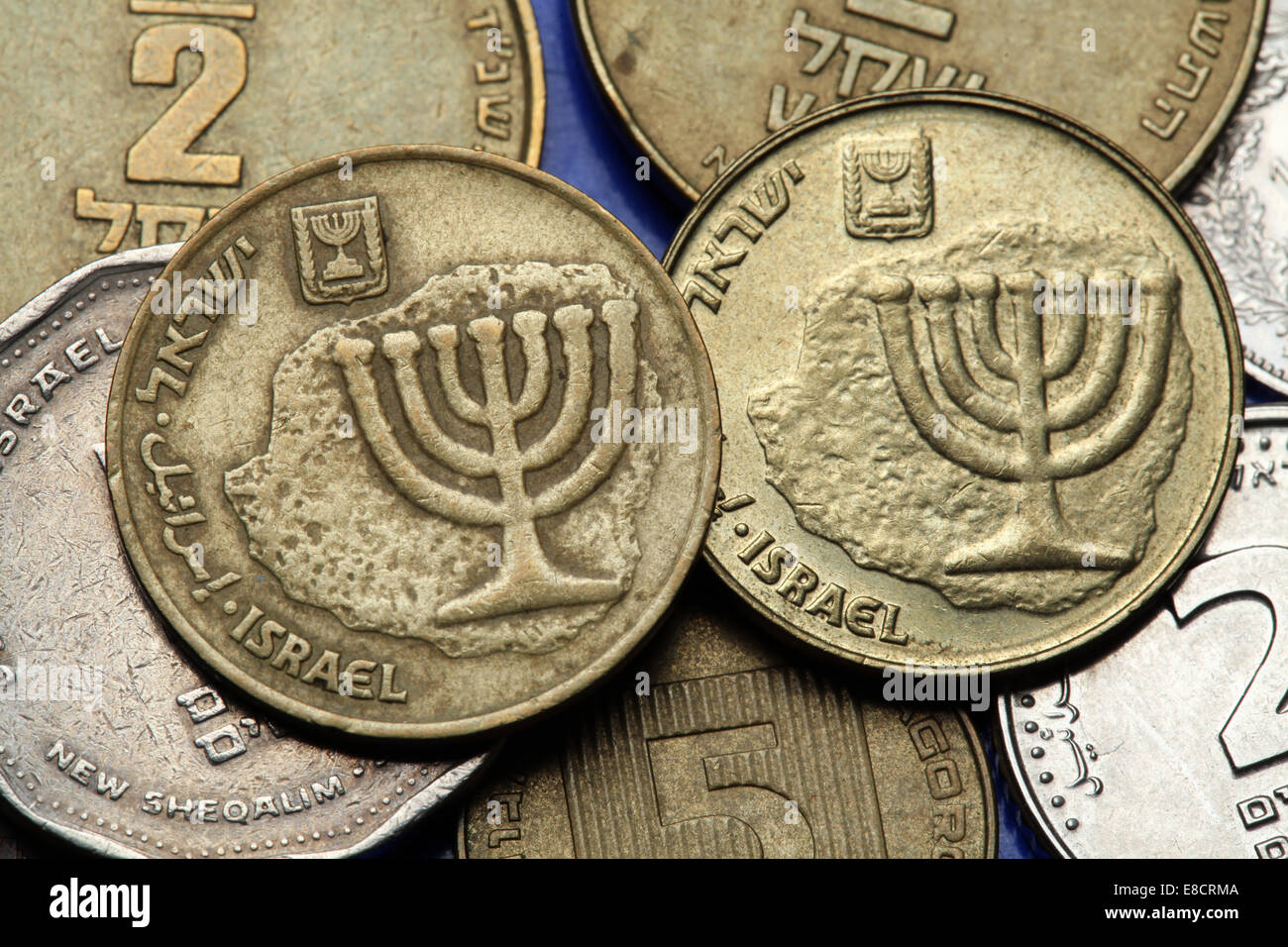 Coins d'Israël. La menorah représentée dans la monnaie israélienne dix ...
