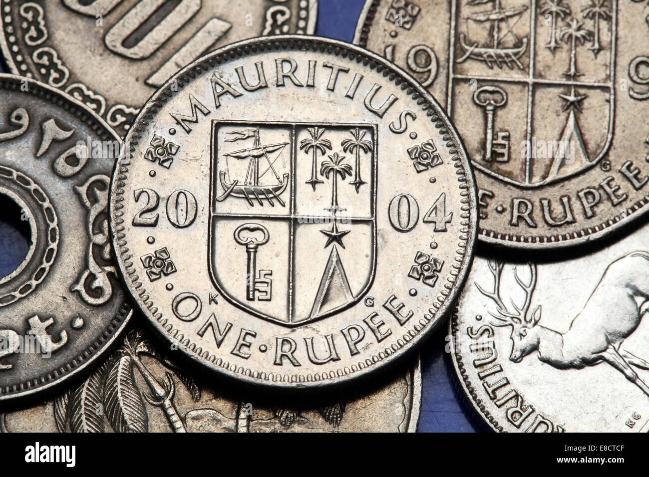 Coins de l'île Maurice. Armoiries nationales mauriciennes représenté ...