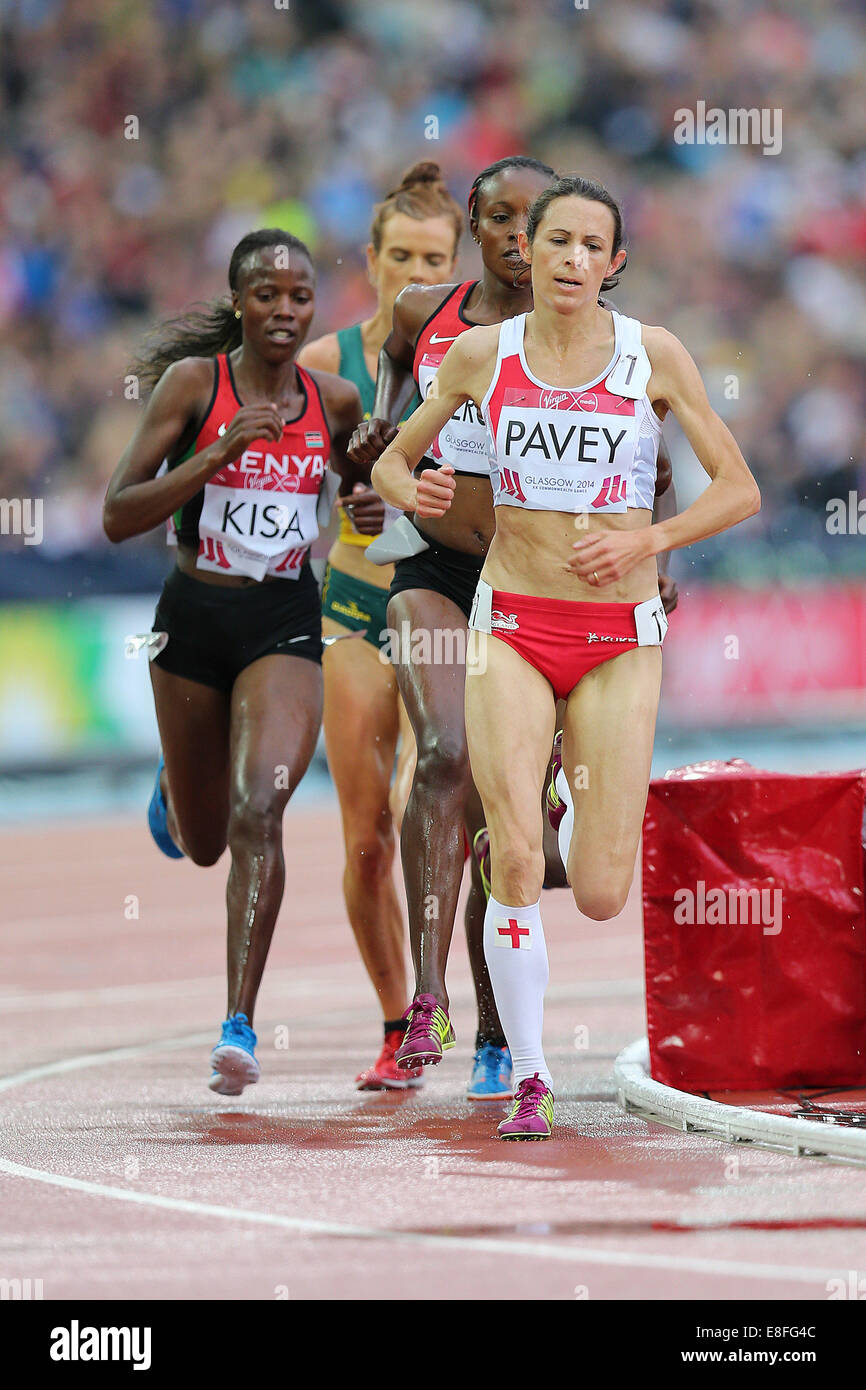 Janet Kisa (KEN) Médaille d'argent et JO Pavey (ENG) Médaille de bronze - finale du 5000 m ...