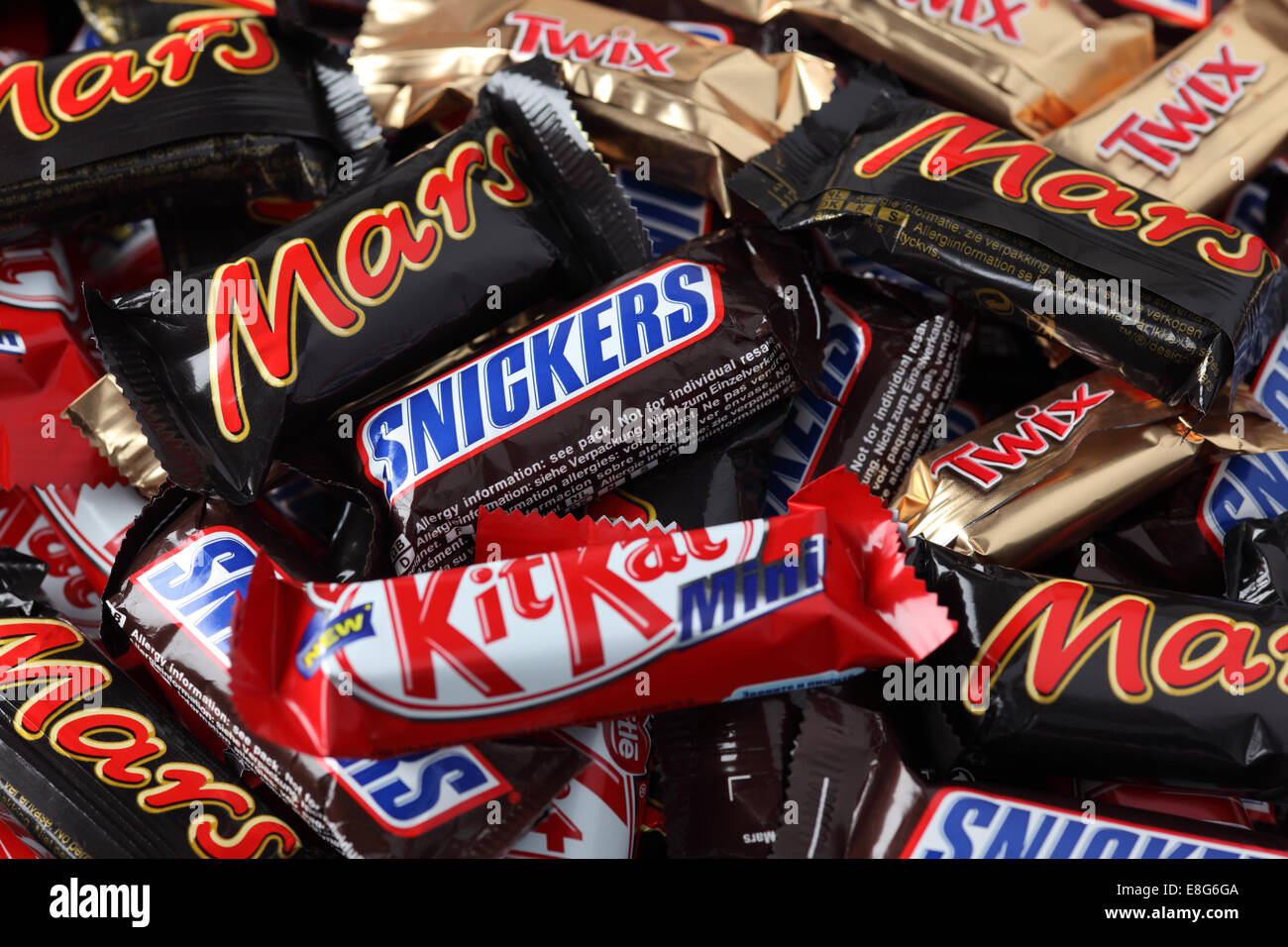 Nestle kit kat milk chocolate bar Banque de photographies et d’images à ...