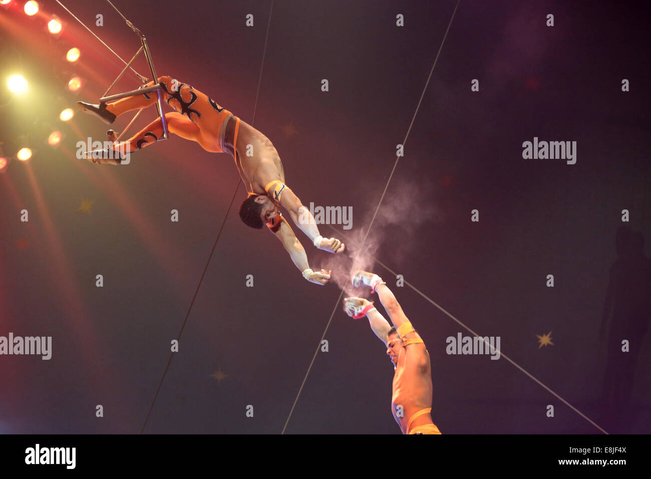 Trapèze. Cirque Pinder Photo Stock - Alamy