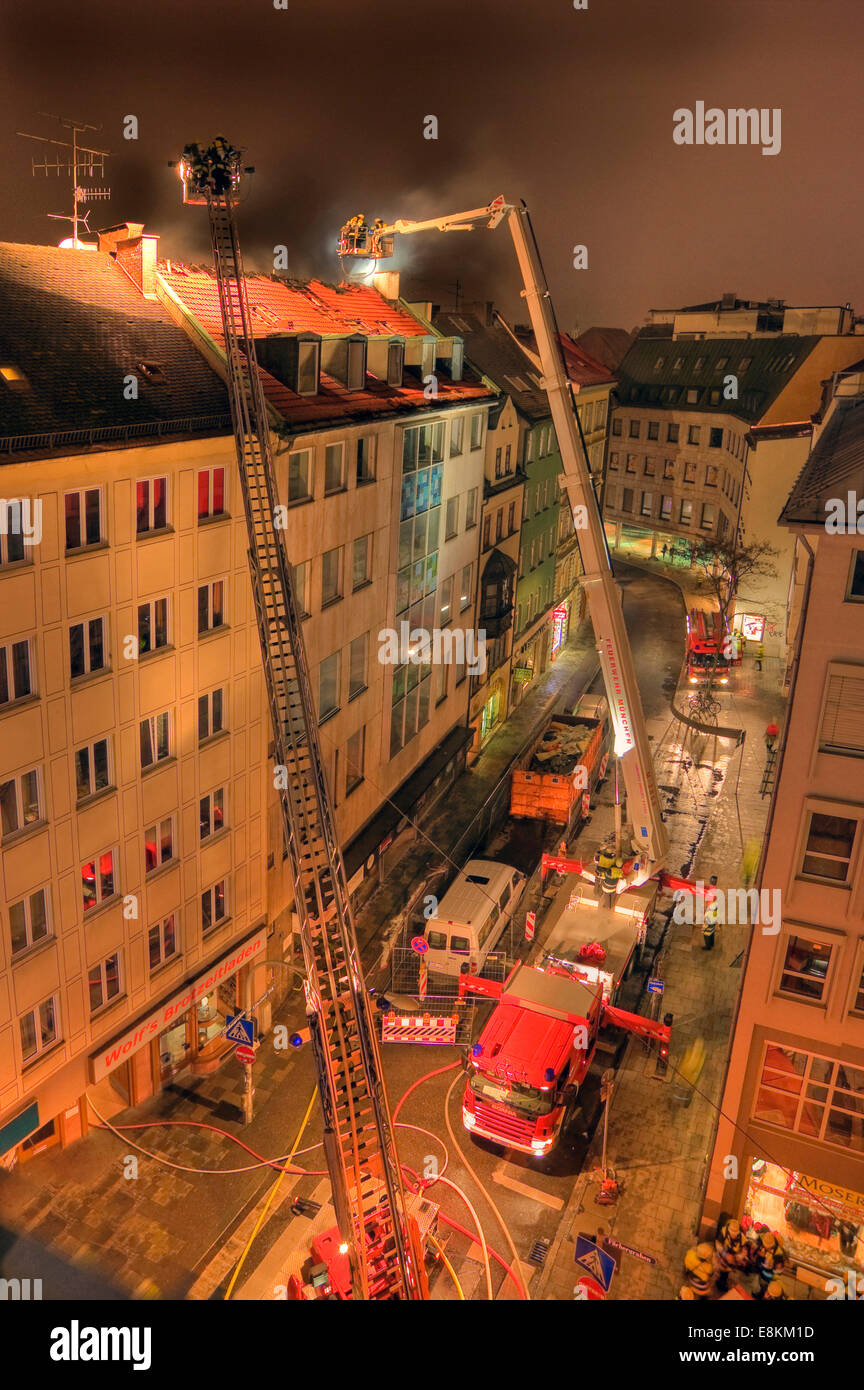 Lutte contre l'incendie dans les immeubles de grande hauteur Banque de ...