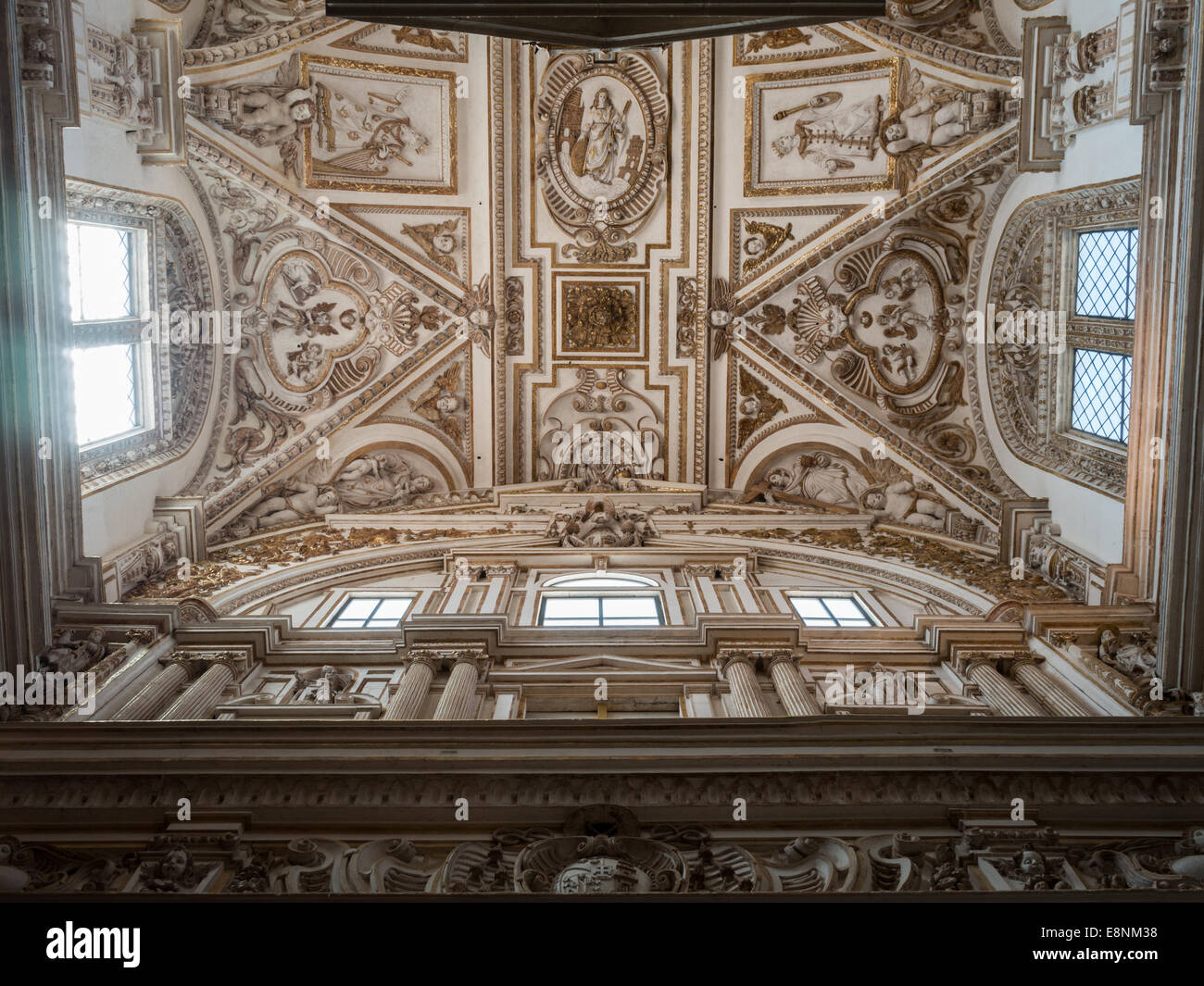 Cathedral and capilla real Banque de photographies et d’images à haute ...