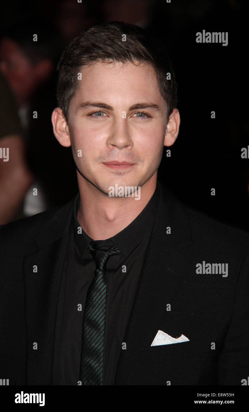 Logan lerman Banque de photographies et d’images à haute résolution - Alamy