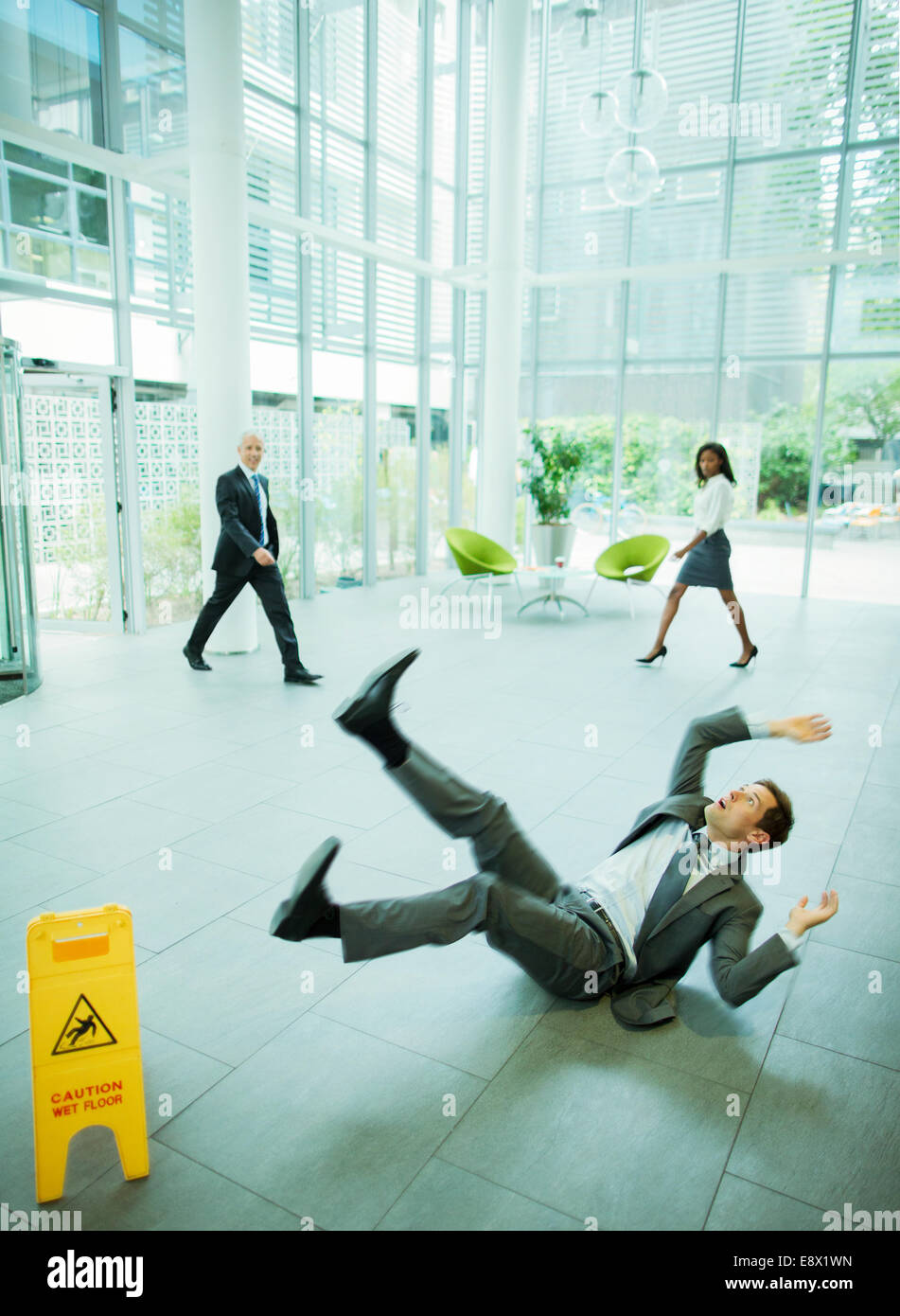 Man falling building accident Banque de photographies et d’images à ...