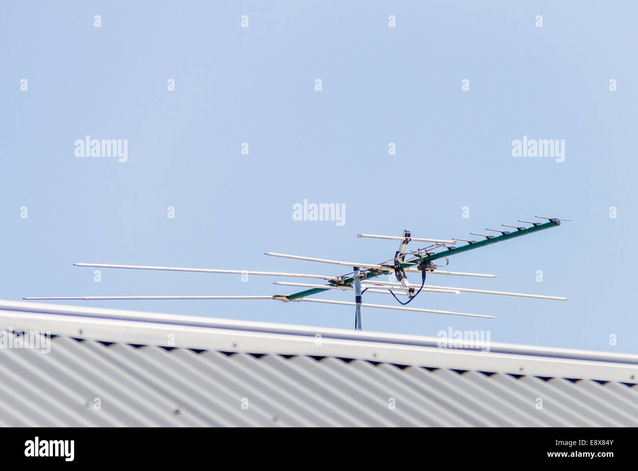Antenne de télévision sur les toits Banque de photographies et d’images ...