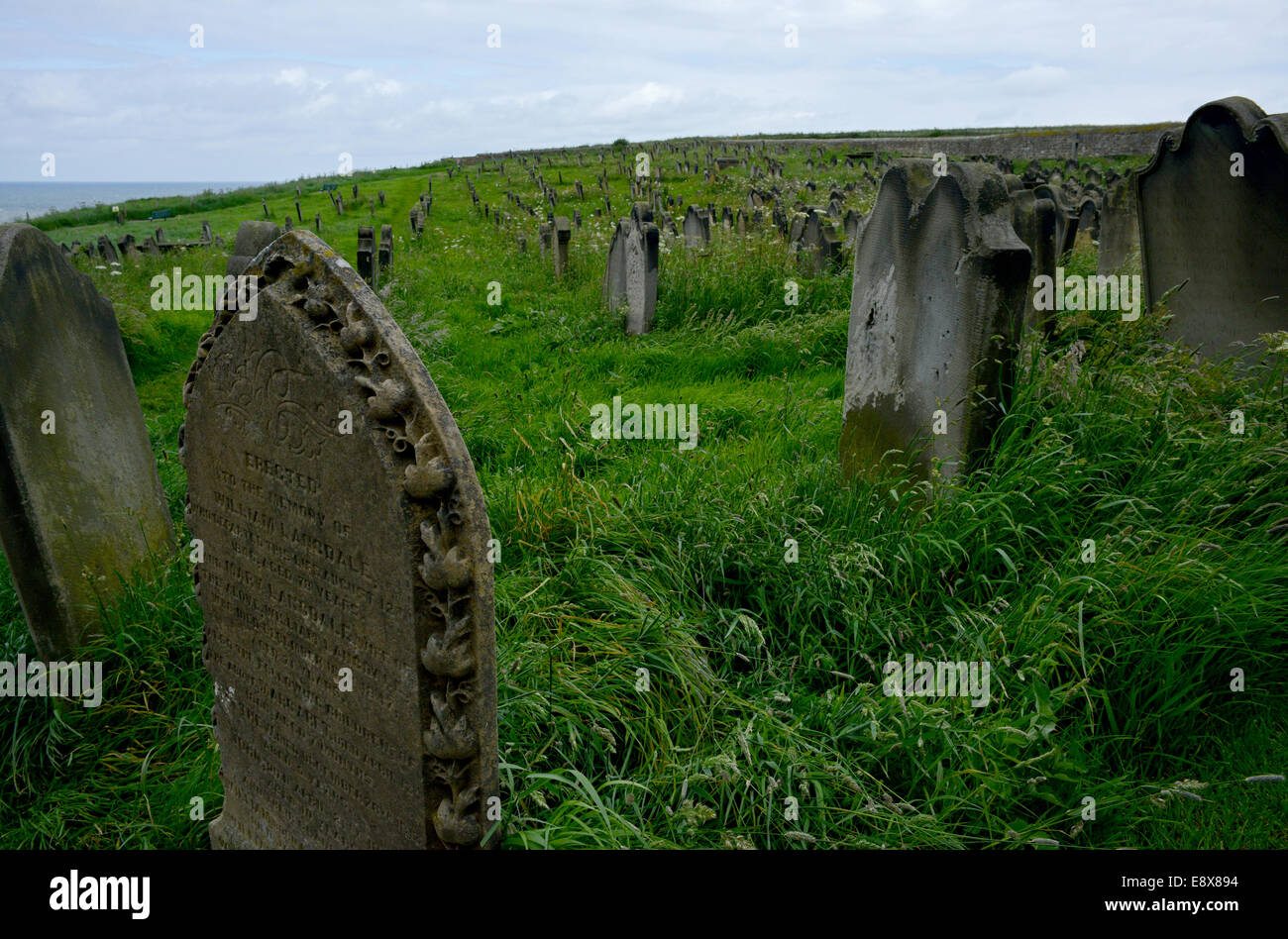 Whitby cimetière Banque de photographies et d’images à haute résolution ...
