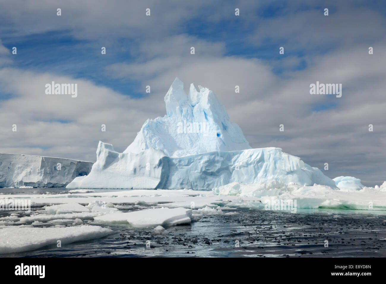 Paysage d'iceberg de glace d'eau Banque de photographies et d’images à ...